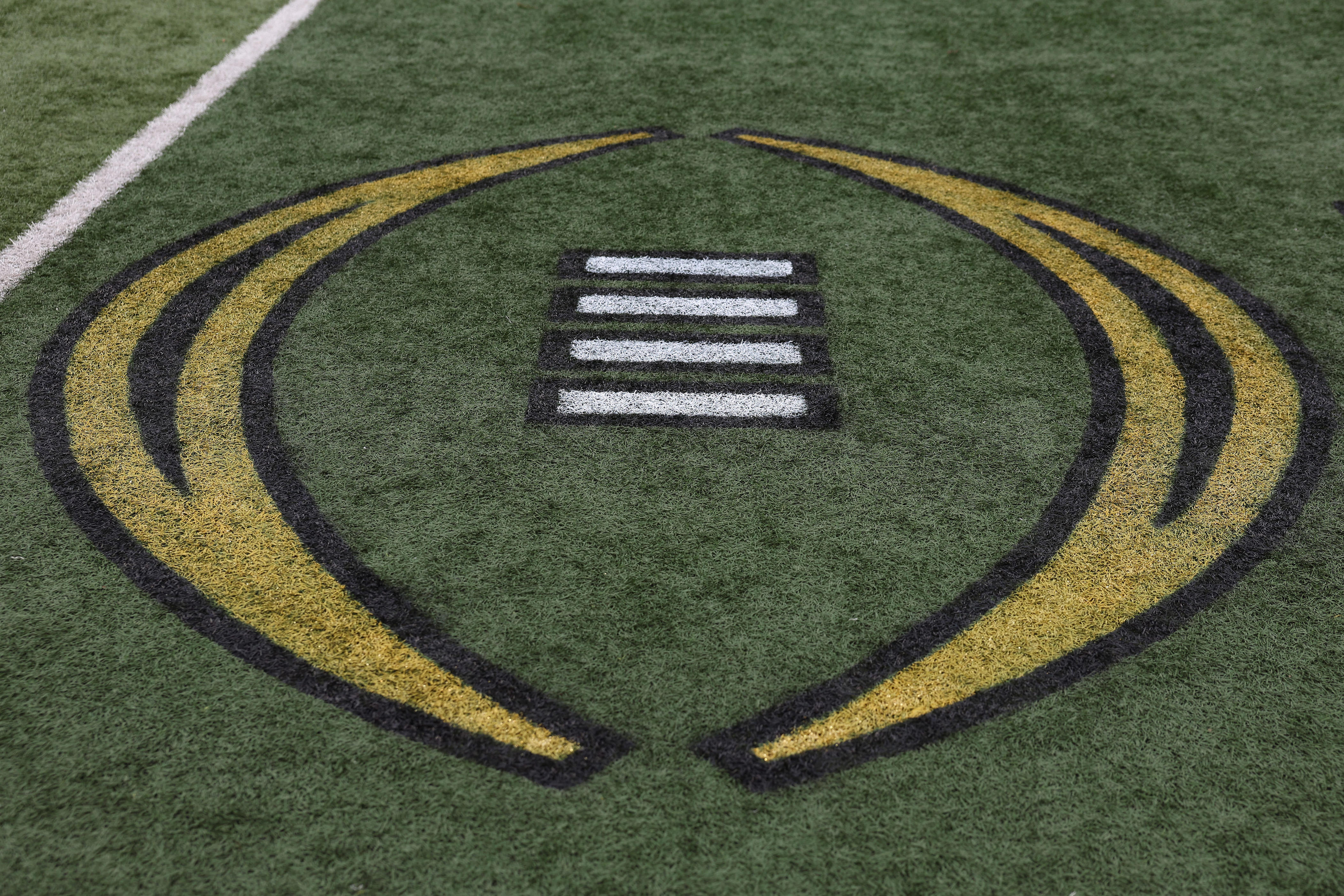 College Football Playoff to stay at 12 teams in 2026; auto-bids change