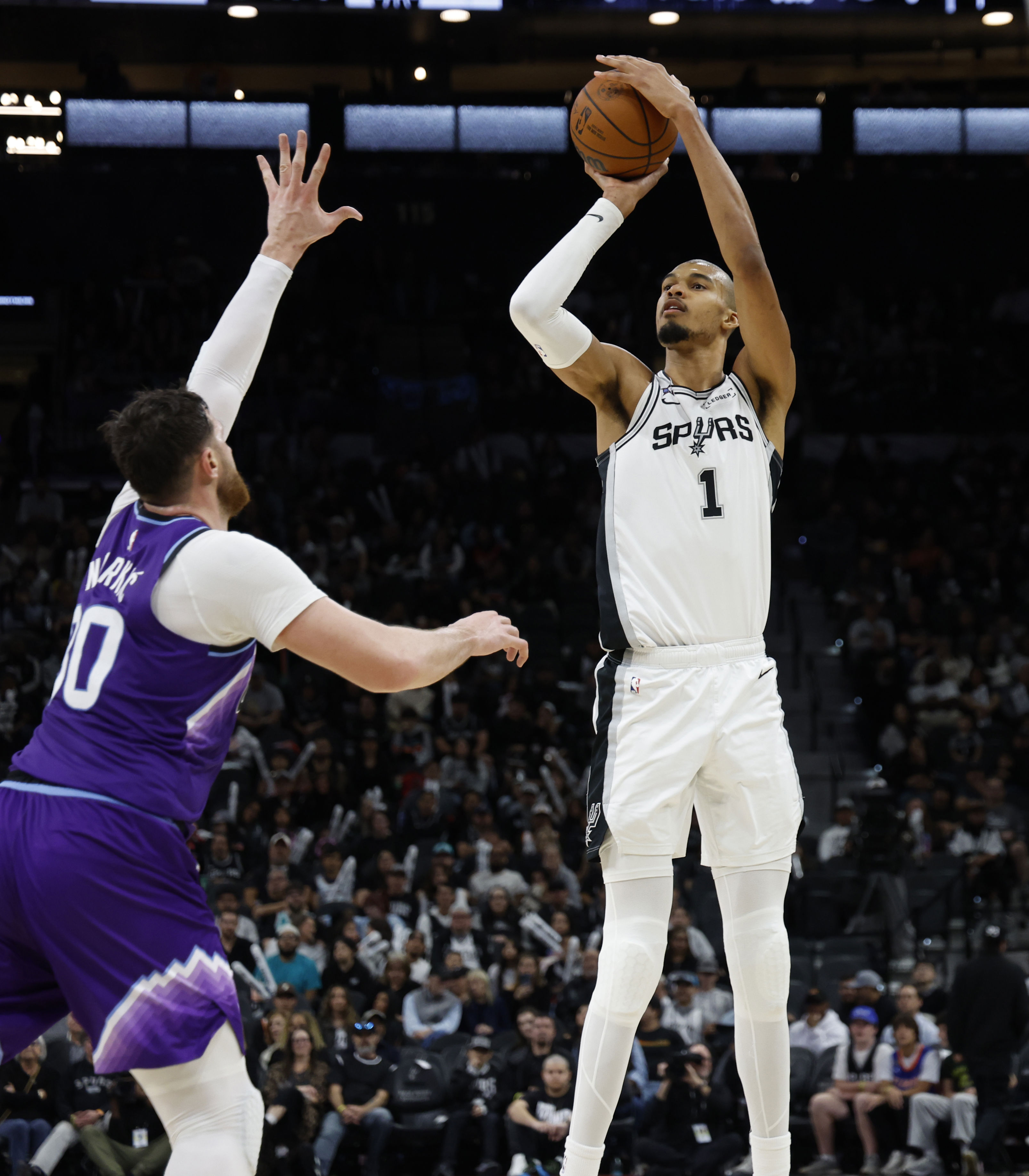 Victor Wembanyama rains threes on the Jazz, leads Spurs to blowout win