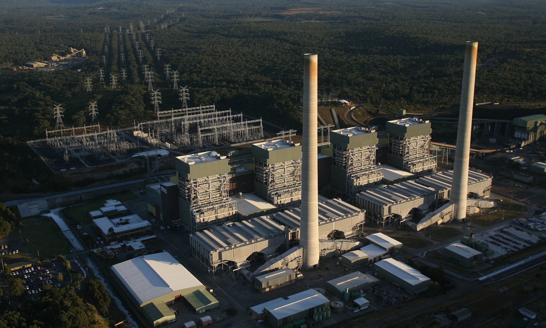 Australia's biggest coal power plant will stay open longer - despite ...