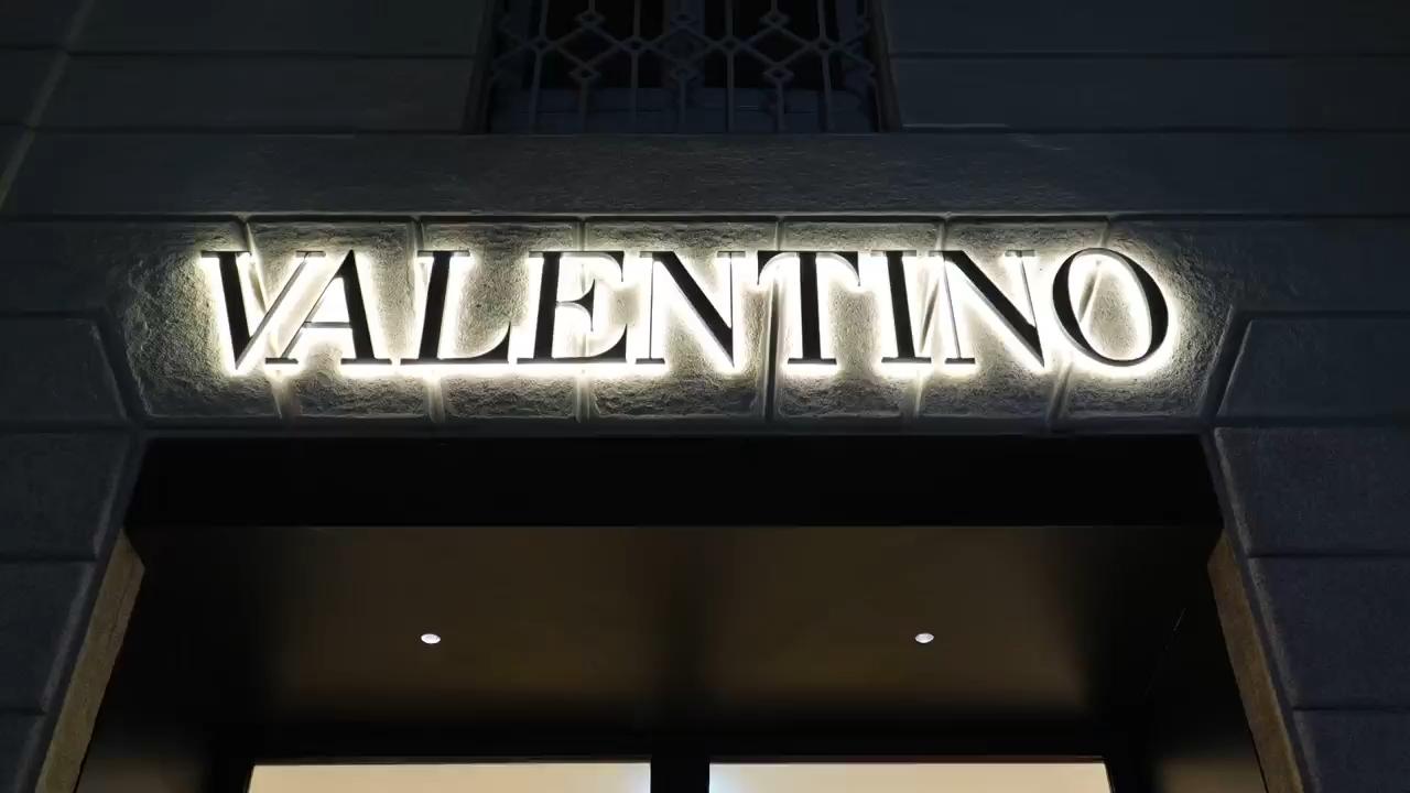 Milan Fashion Week overshadowed by news of death of iconic designer ...