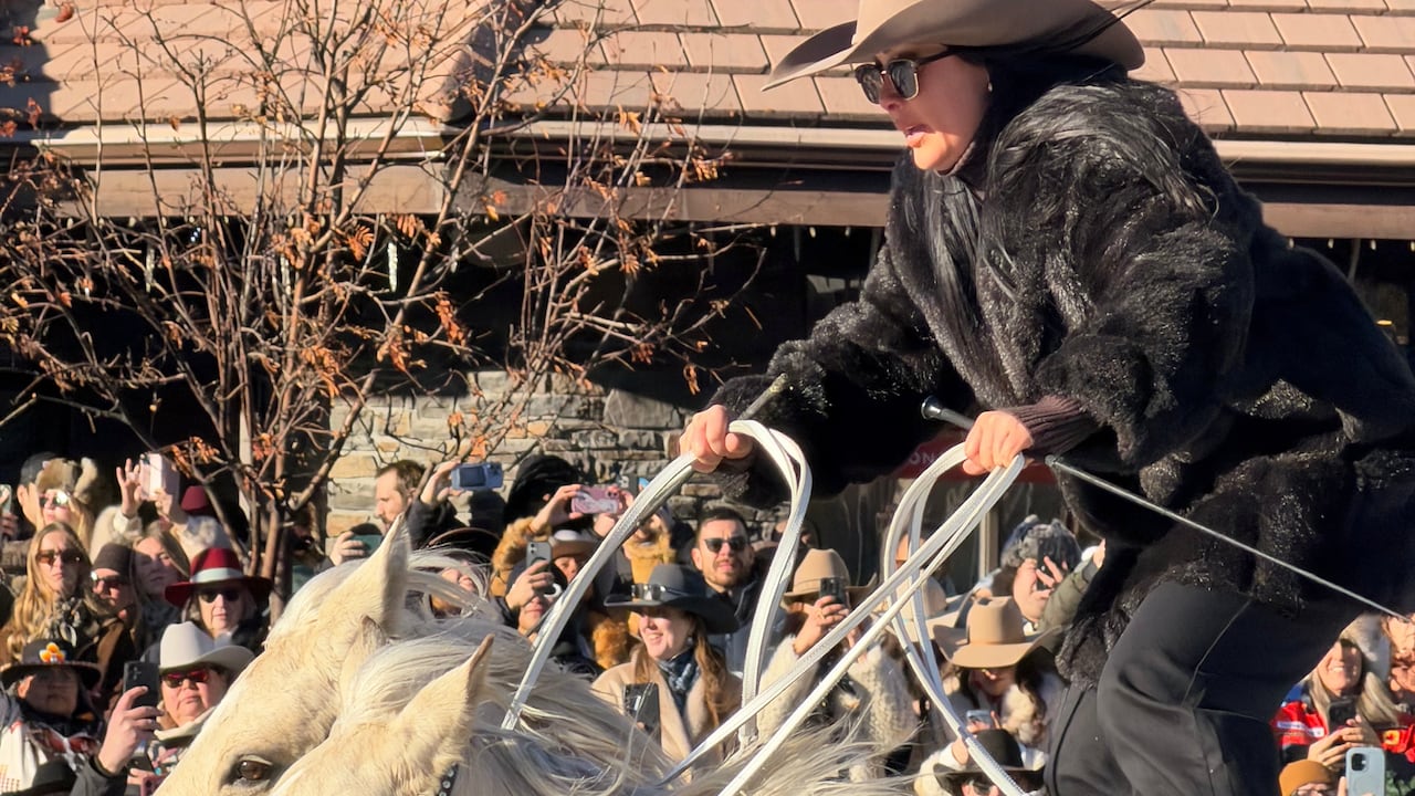 Skijor fans pack Banff as winter festival kicks off