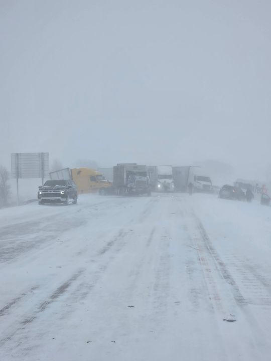How emergency responders managed 100-car pileup on I-196