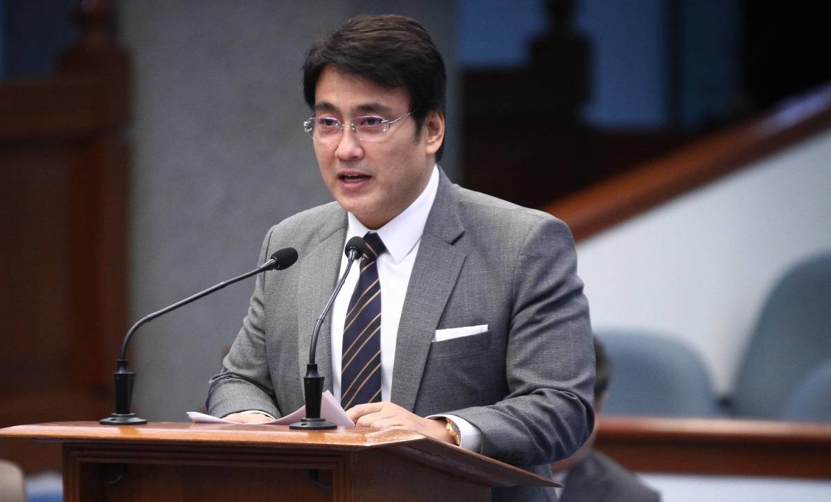 Revilla surrenders, arrives at Sandiganbayan