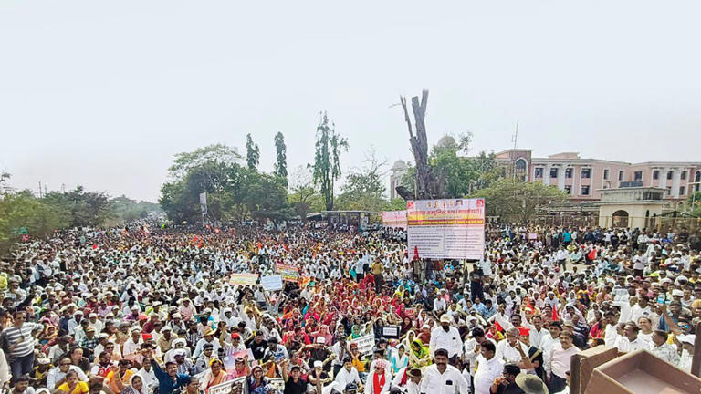 NH-48 jammed as protest against Vadhavan Port disrupts Mumbai–Ahmedabad ...