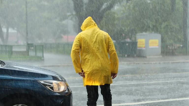 Today's weather: Flooding rain, snow and cold front grip parts of South ...