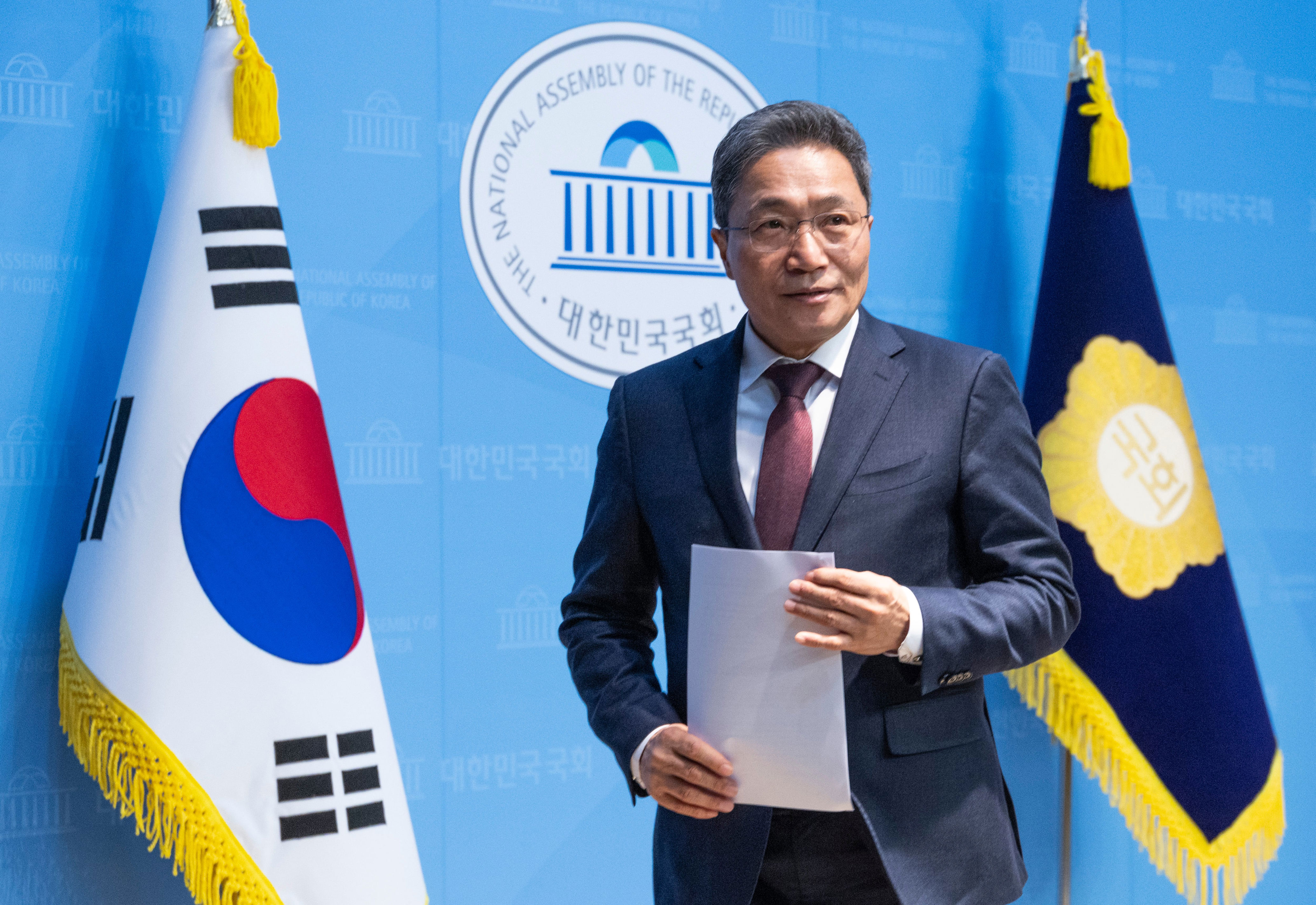 Incheon Airport president accuses presidential office of illegal ...