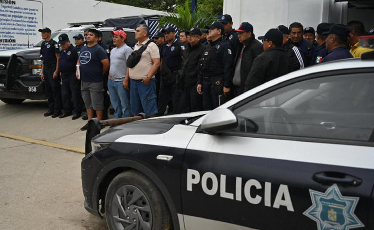Más de 400 policías realizan paro de labores en Macuspana, Tabasco ...