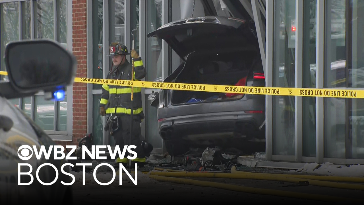 Car crashes into Cambridge building, person seriously injured