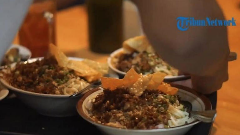 Itinerary makan siang Mie Apong Sampurna, kuliner legendaris di Jember