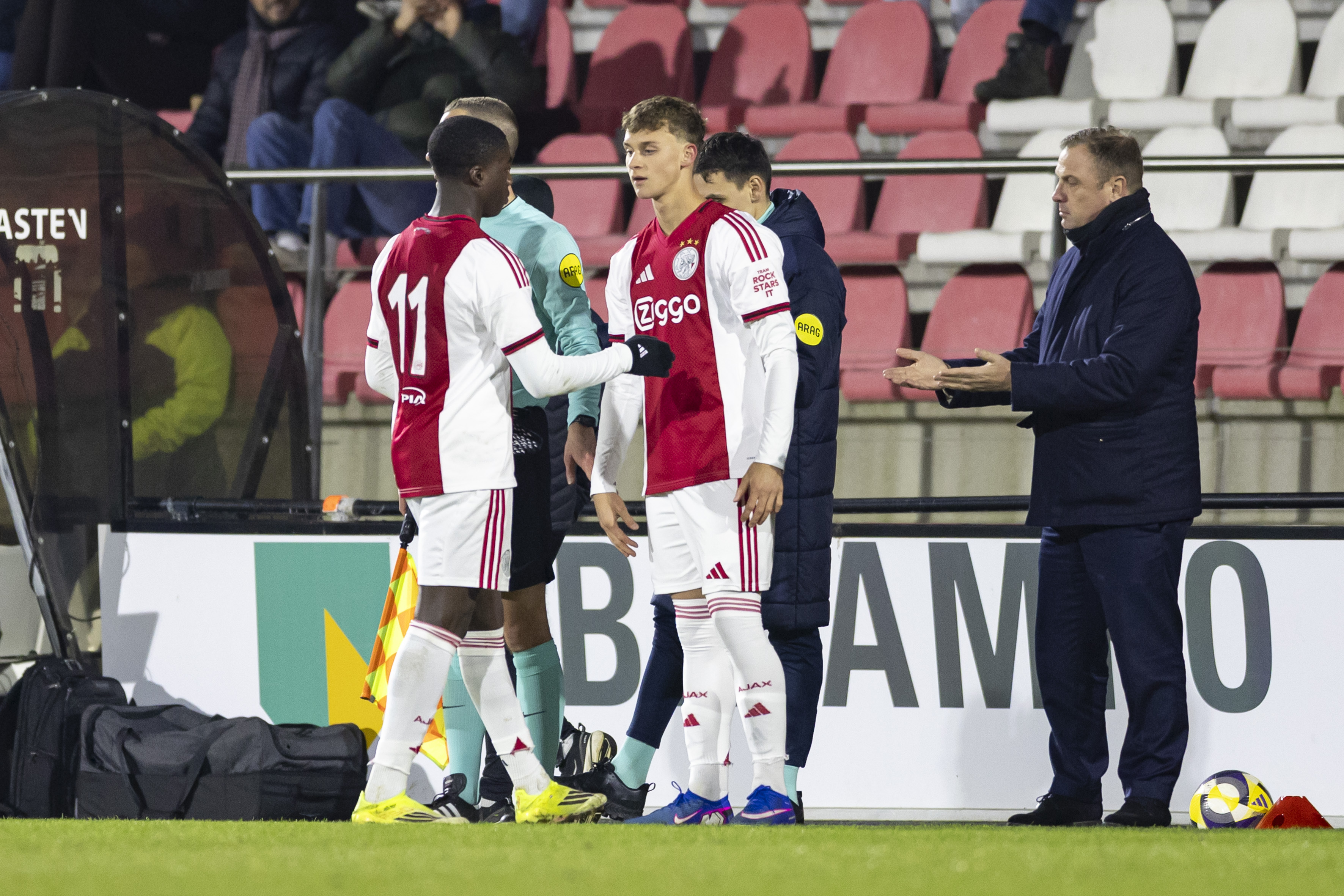 Ibrahimovic debuteert bij beloften Ajax, 8 goals bij Jong FC Utrecht ...