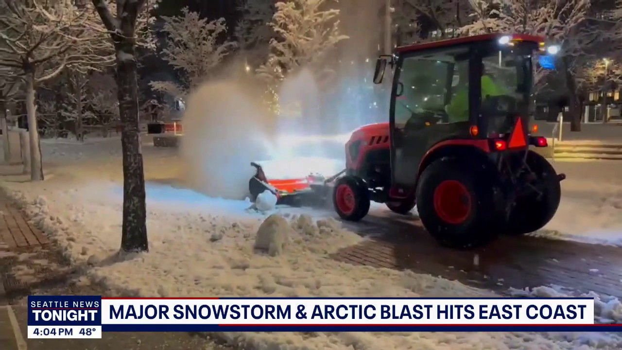 Major snowstorm, arctic blast hits East Coast