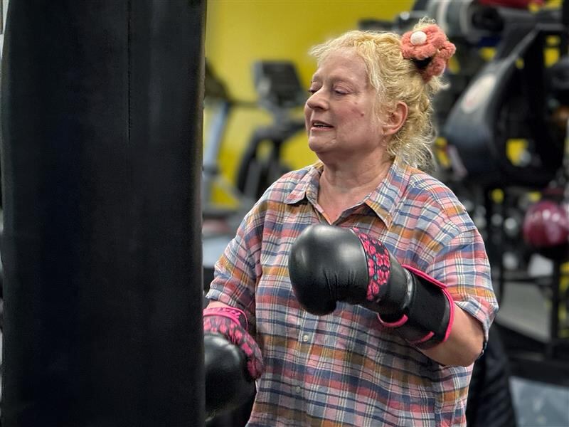 Overland Park boxing class helps people fight Parkinson’s, movement ...