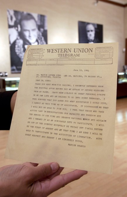 Leer: Telegrama real de Marlon Brando a Martin Luther King Jr.