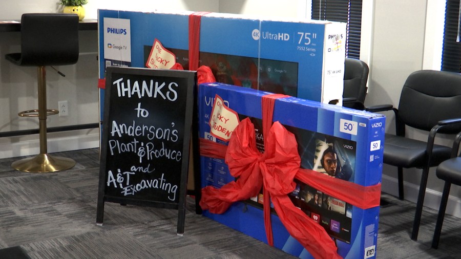 Students/staff at South Vermillion Community School Corporation wear ...