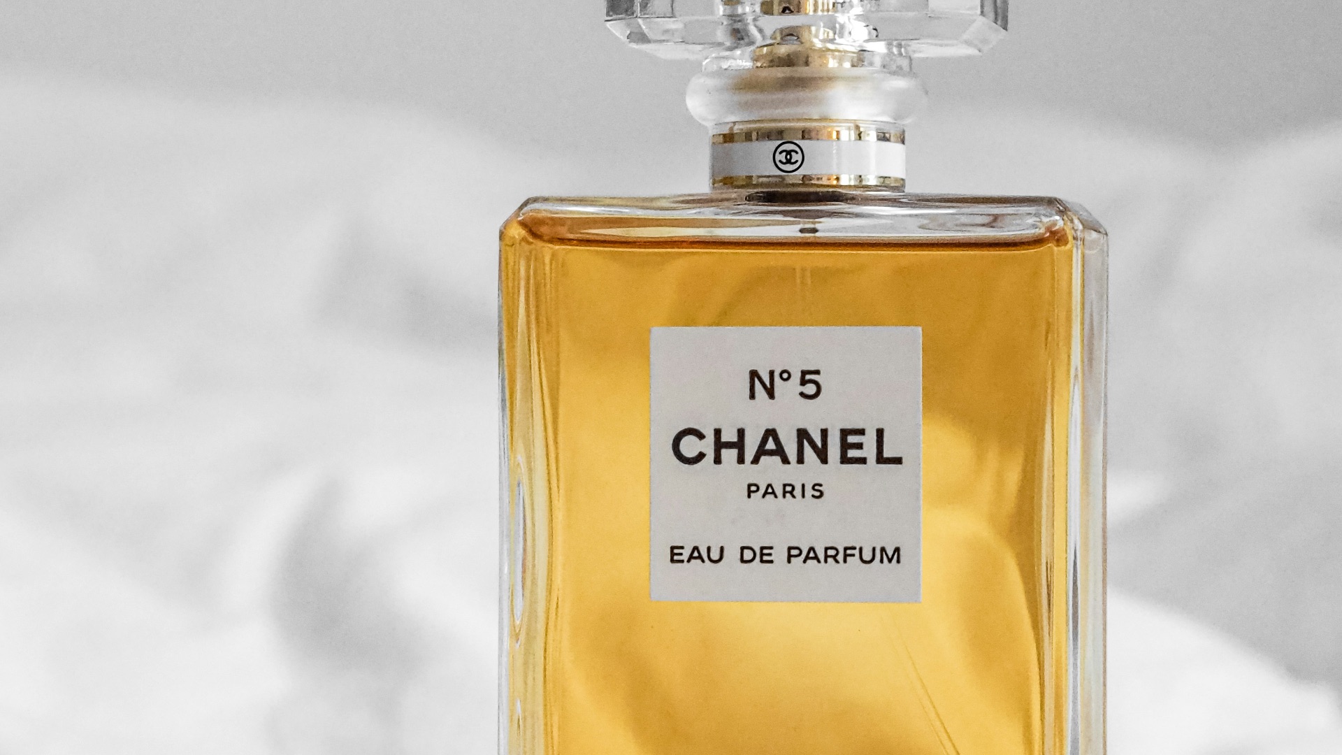The 20 most popular perfumes & colognes of all time