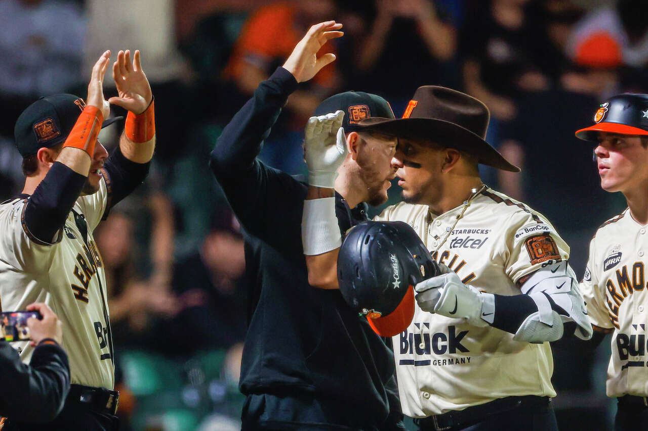 Houston Astros third baseman will be a dad this summer