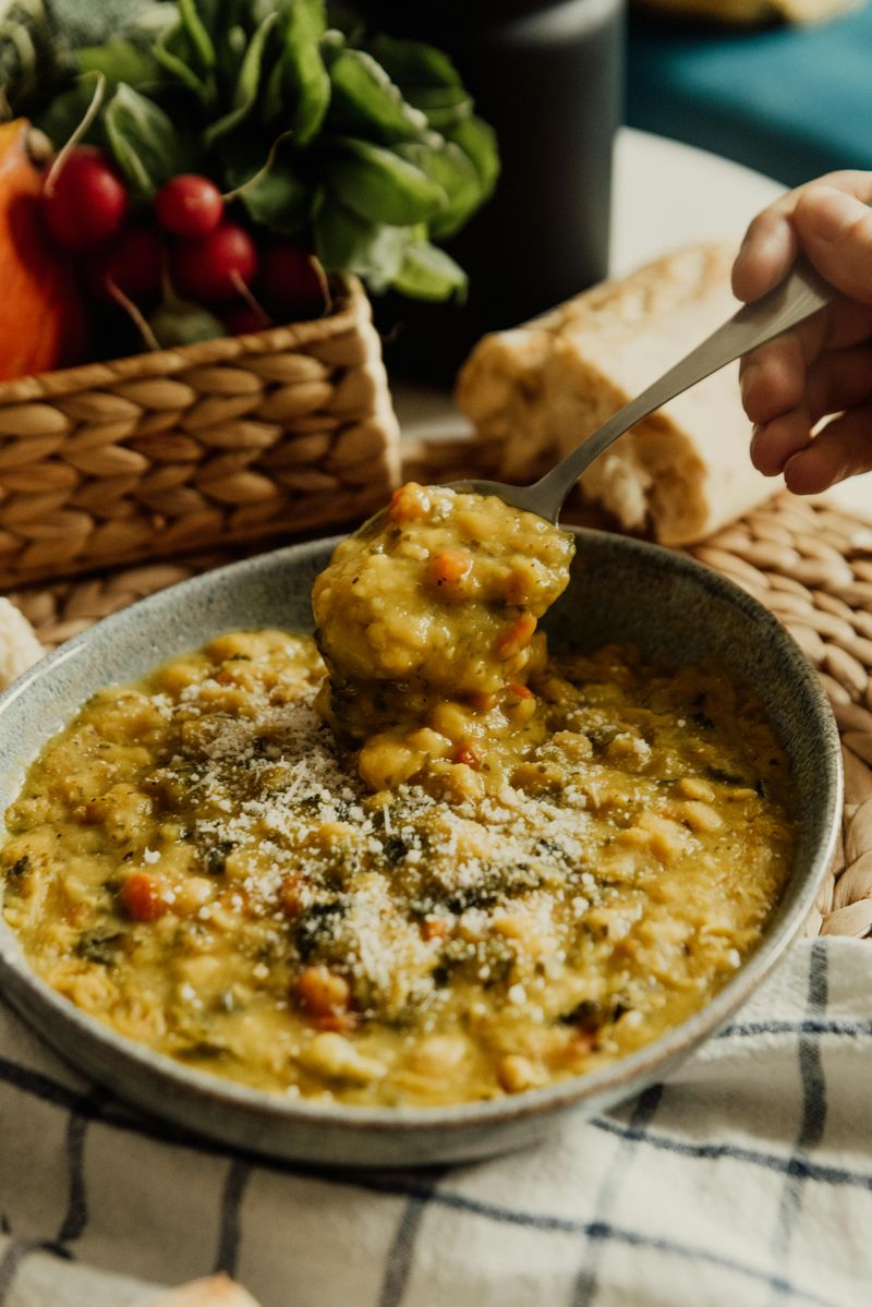 22 "Cheap" meals that taste weirdly expensive