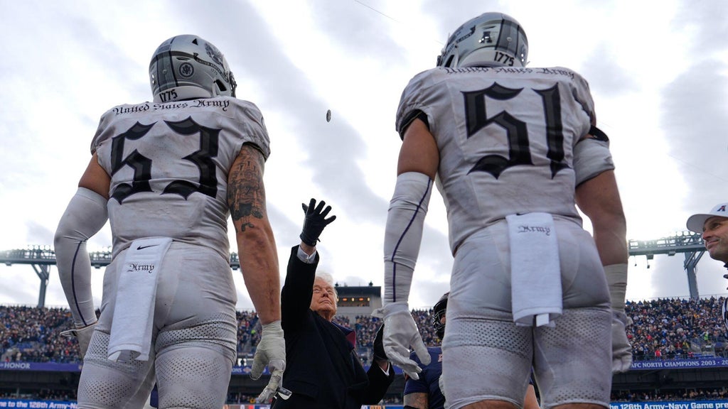 Trump pledges to protect Army-Navy rivalry from competing football games
