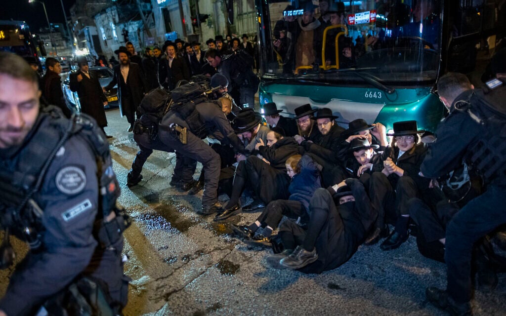 Haredi extremists riot against autopsies of babies who died at ...
