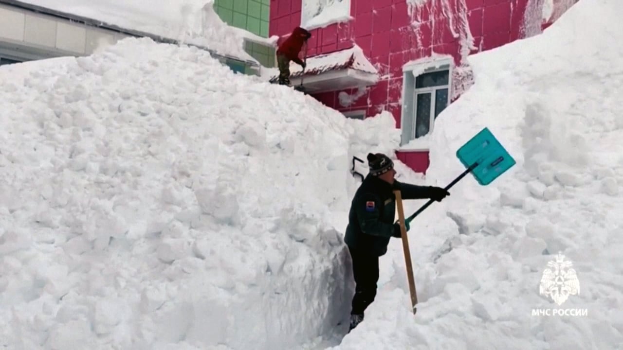 #TheMoment 4 metres of snow blanketed Russian towns