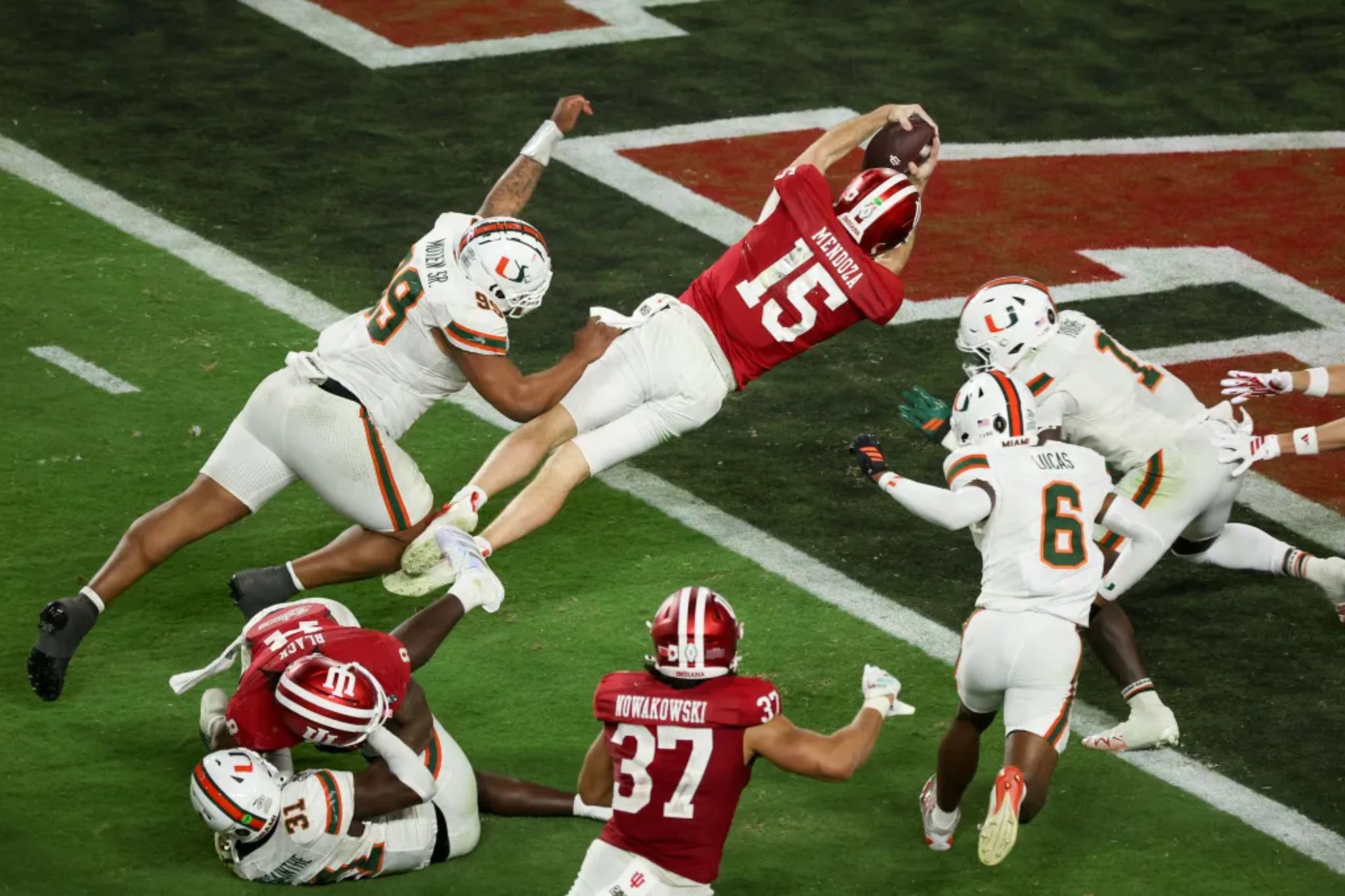 Indiana caps off perfect season with CFP national championship win over ...
