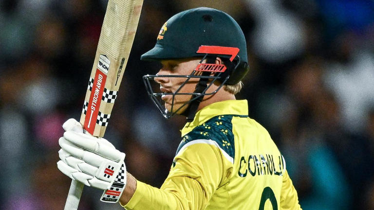 Rising cricket star honoured in Aus awards