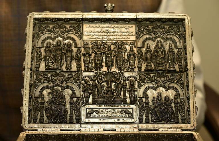 Jaipur man spends Rs 25 lakh on pure silver box shaped invite for ...