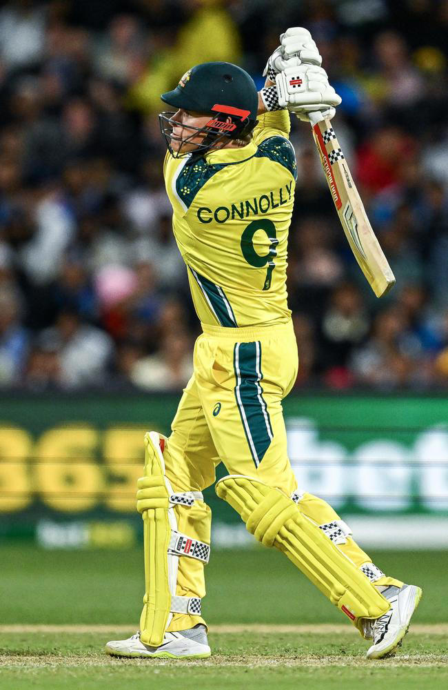 Rising cricket star honoured in Aus awards