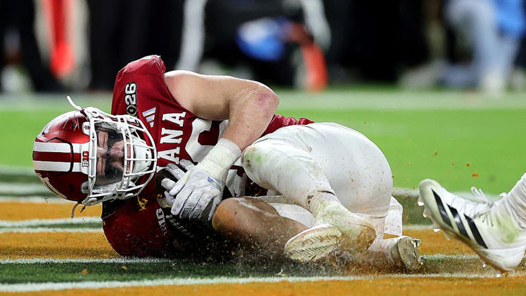 No. 1 Indiana completes undefeated season beating No. 10 Miami 27-21 ...