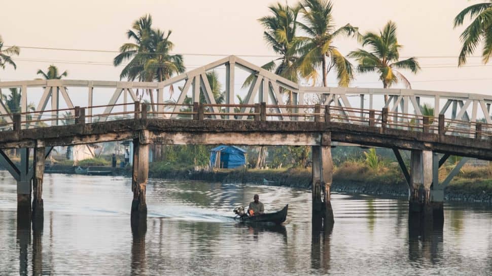In this 'water village' of India, canals replace roads - check location ...