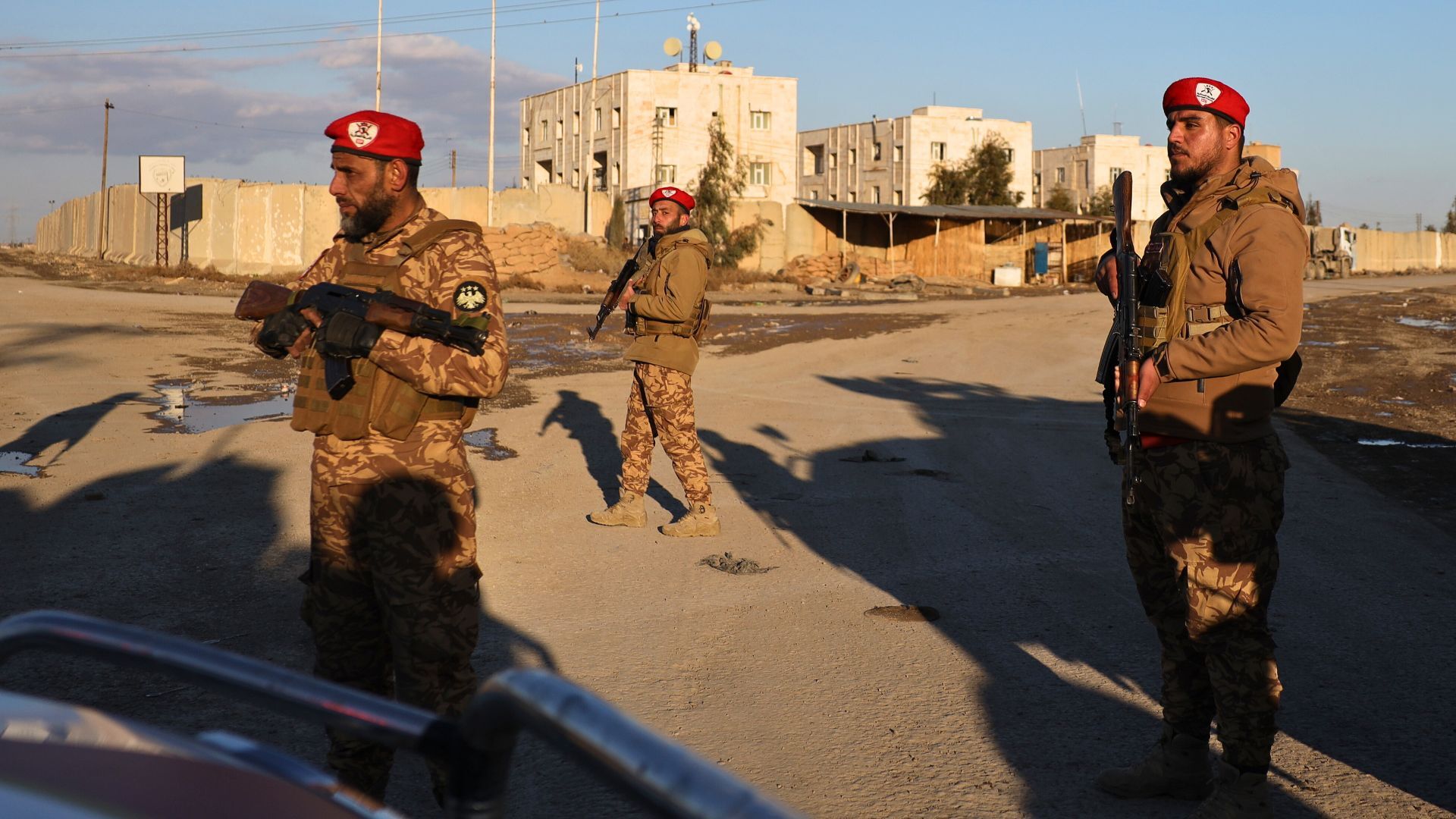 Syrian army clashes with Kurdish-led SDF near prison housing ISIL detainees