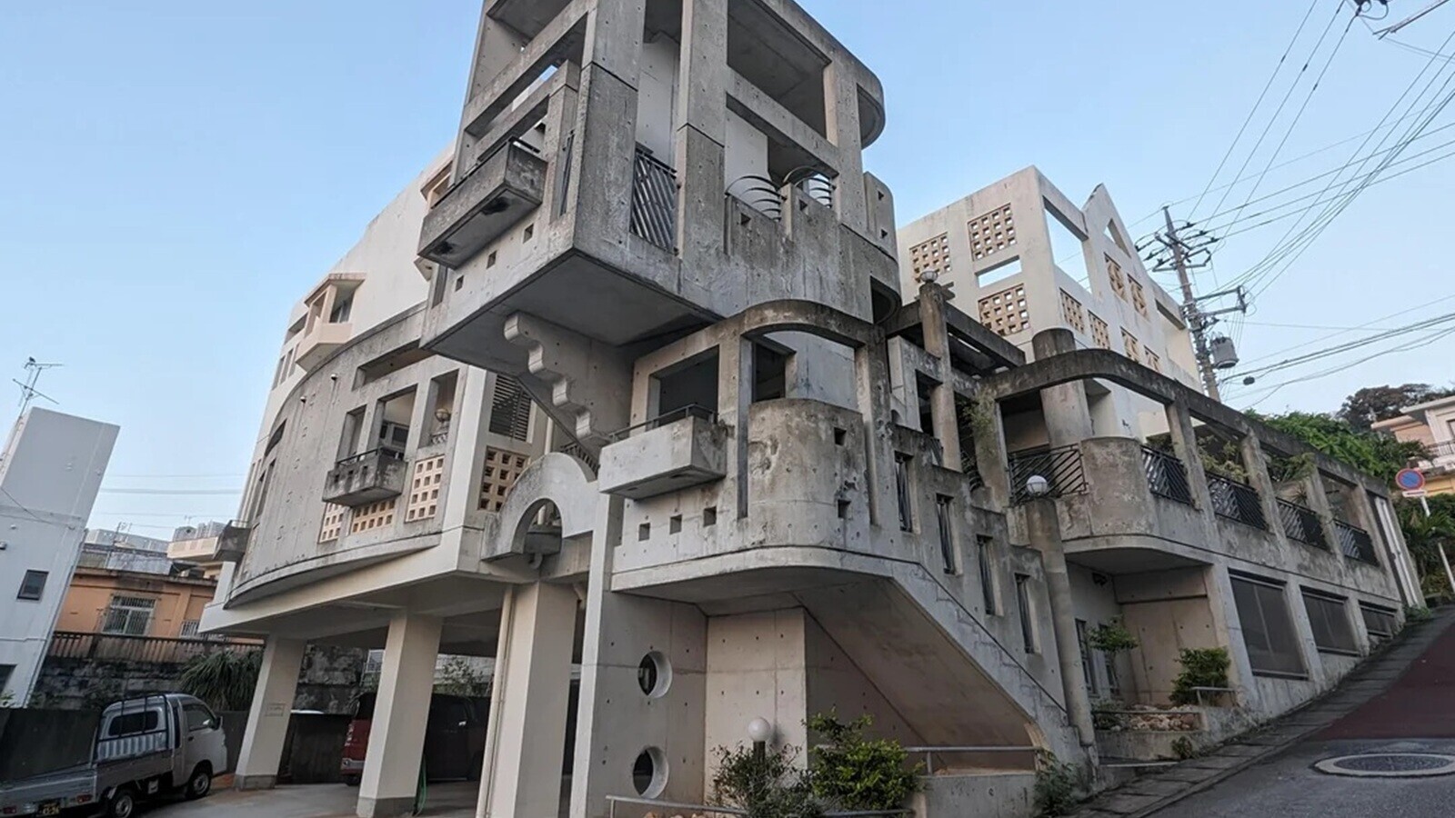 Architectural nightmares where you can't stop looking