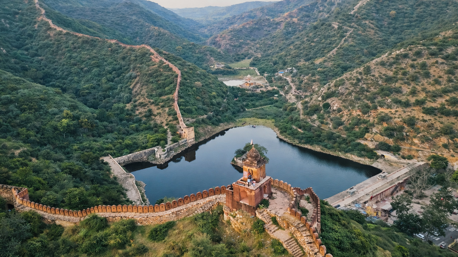 Fuerte Amber y los lagos ocultos de Jaipur