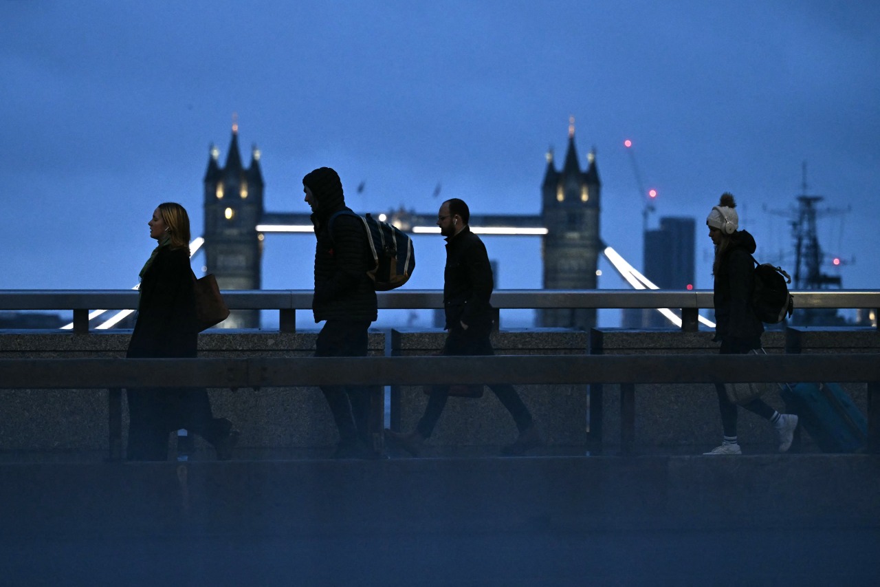 UK unemployment remains near pandemic-era highs