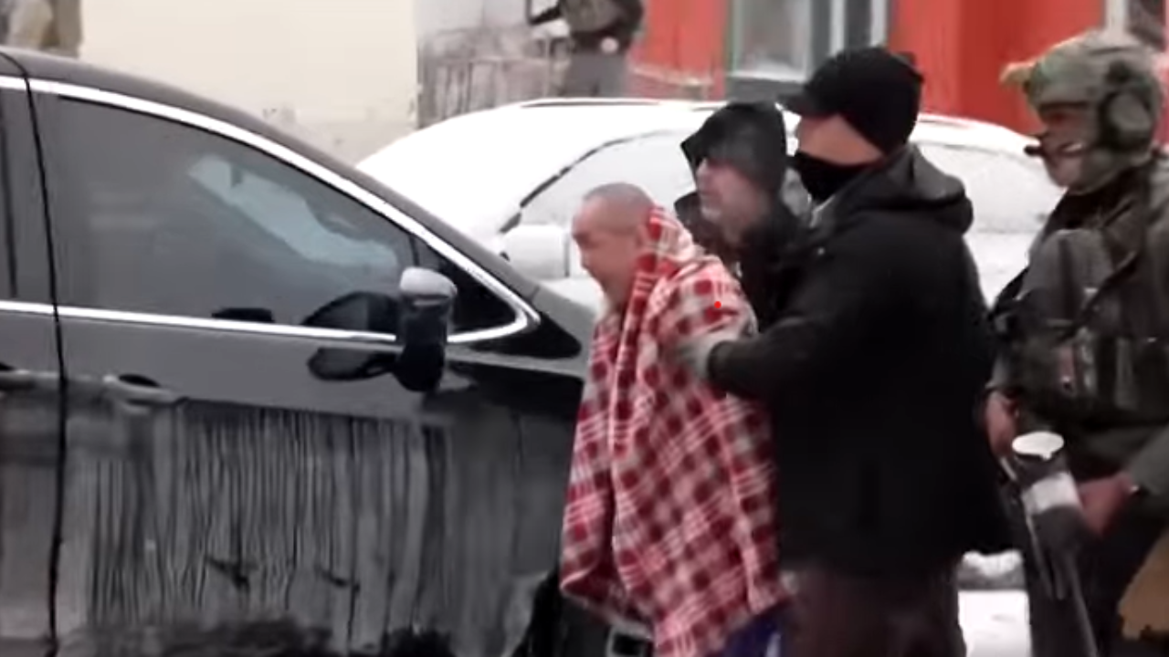 'I was shaking': Man pulled from Minnesota home in underwear by ICE ...