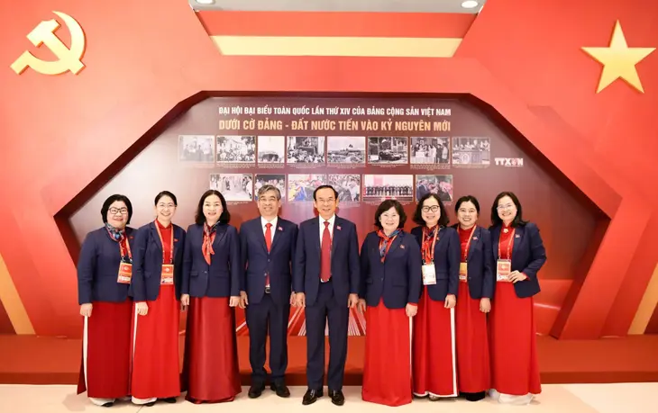 Hình ảnh đoàn đại biểu TP.HCM dự khai mạc Đại hội Đảng XIV