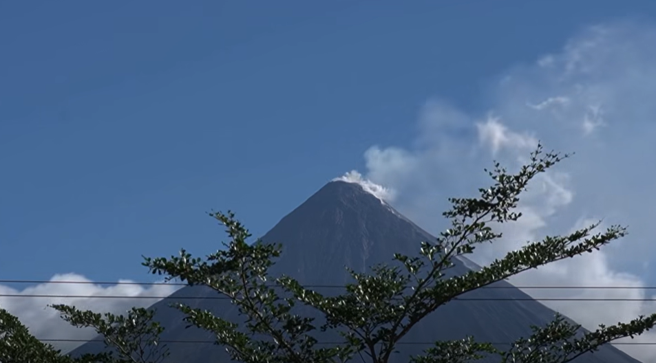 Effusive eruption, minor Strombolian activity recorded for 43rd day in ...