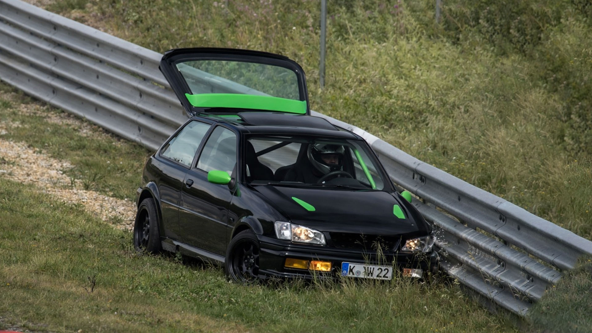 Driver hits the barrier during Touristenfahrten