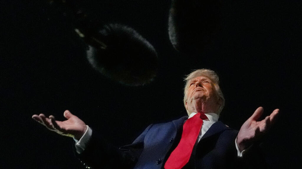 Trump ameaça vinhos franceses com tarifa de 200% se Macron recusar ...