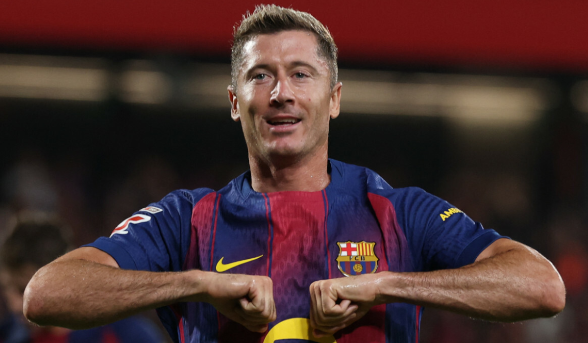 Wyszło na jaw, ile zarabia Robert Lewandowski! Kwota zwala z nóg