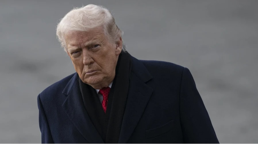 Trump announces talks on Greenland but already marks it under US flag