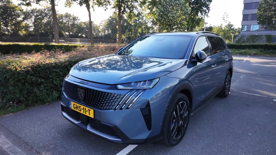 Peugeot 5008 hybrid tested, roomy, stylish and efficient