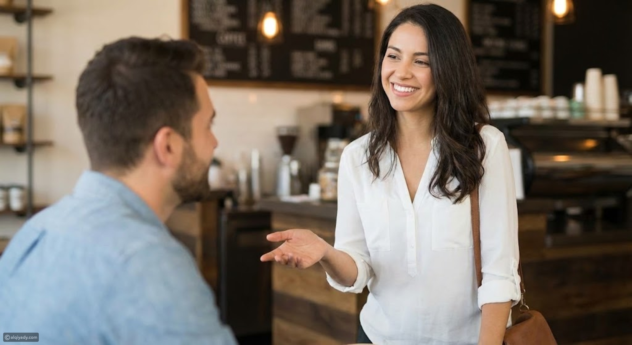 10 signs that reveal a woman likes you