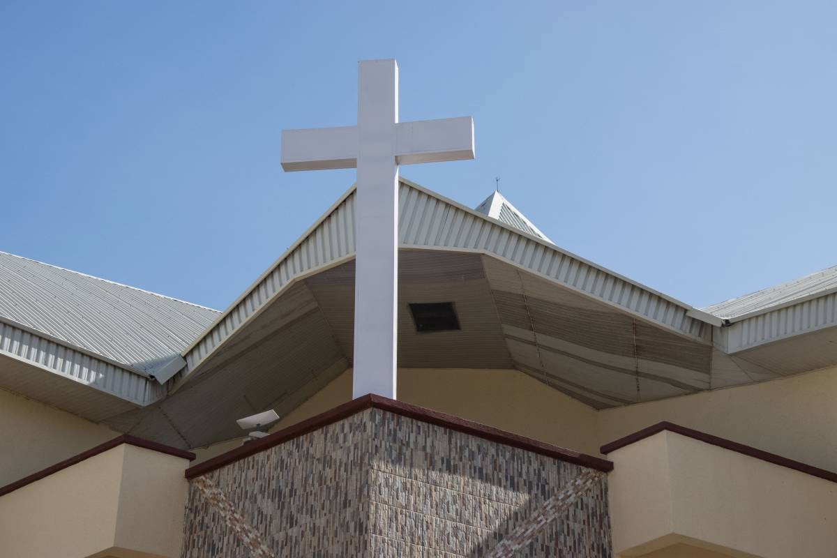 Gunmen kidnap 163 worshippers from two Nigerian churches – clergy