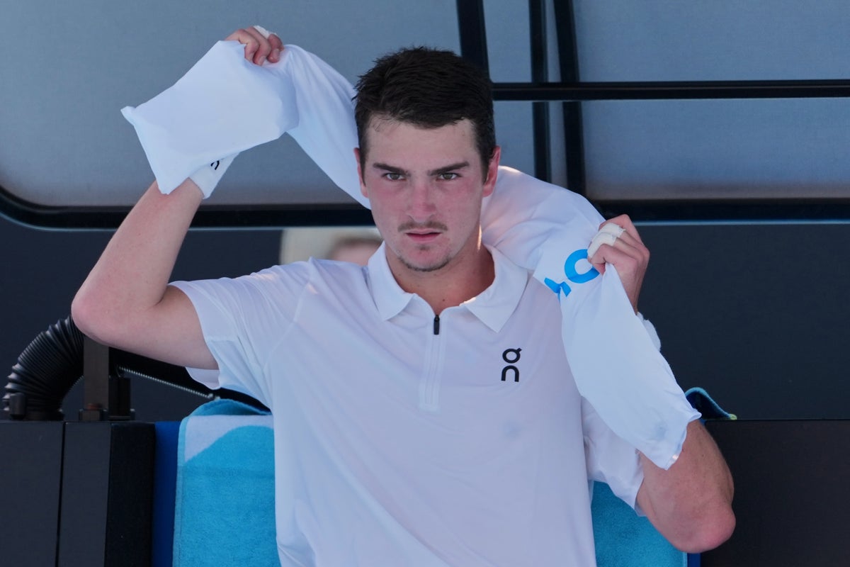 Fonseca struggles physically in Australian Open first-round defeat