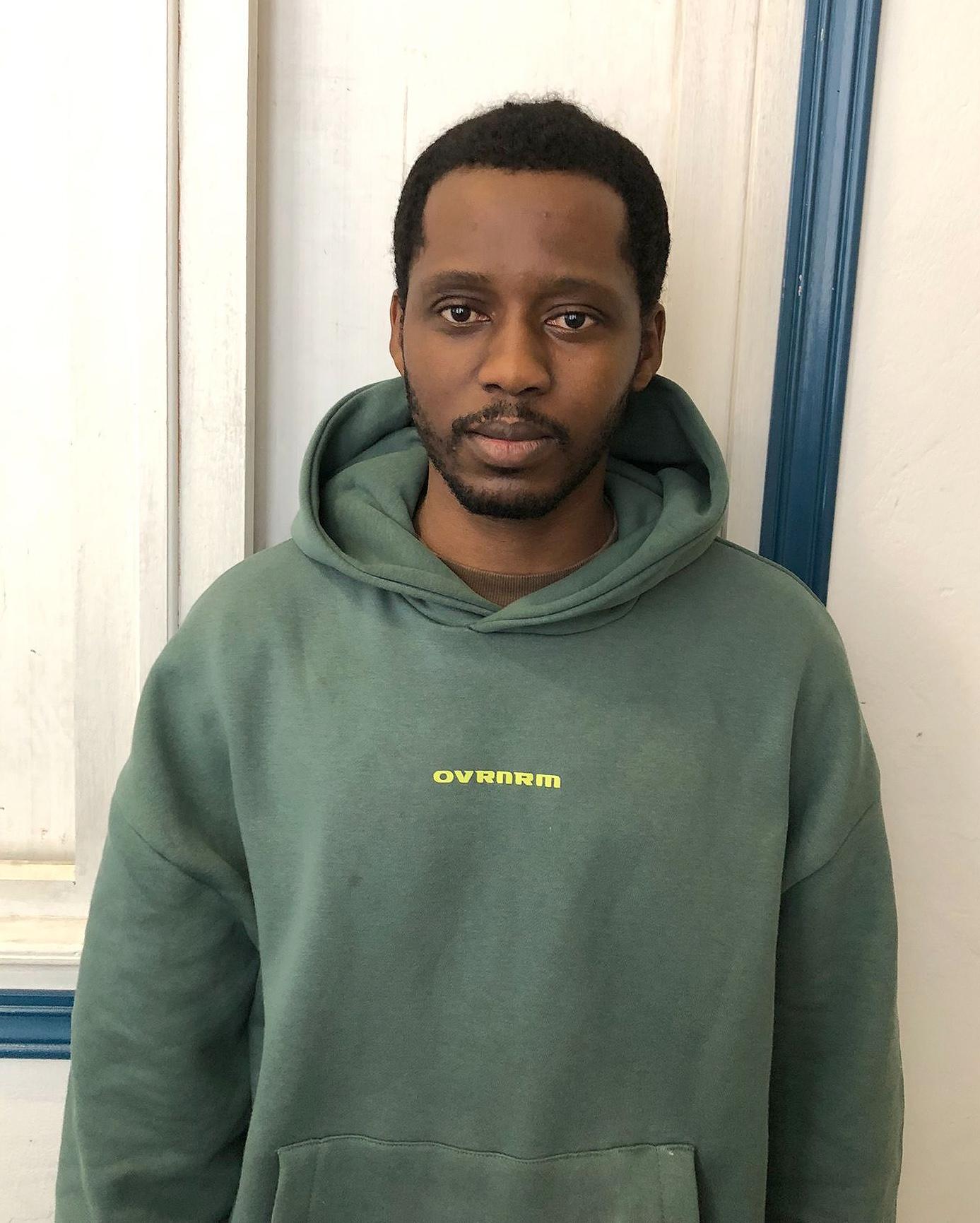 Tra gli sfollati del Grattacielo: "Brande, un pasto e speranze ...