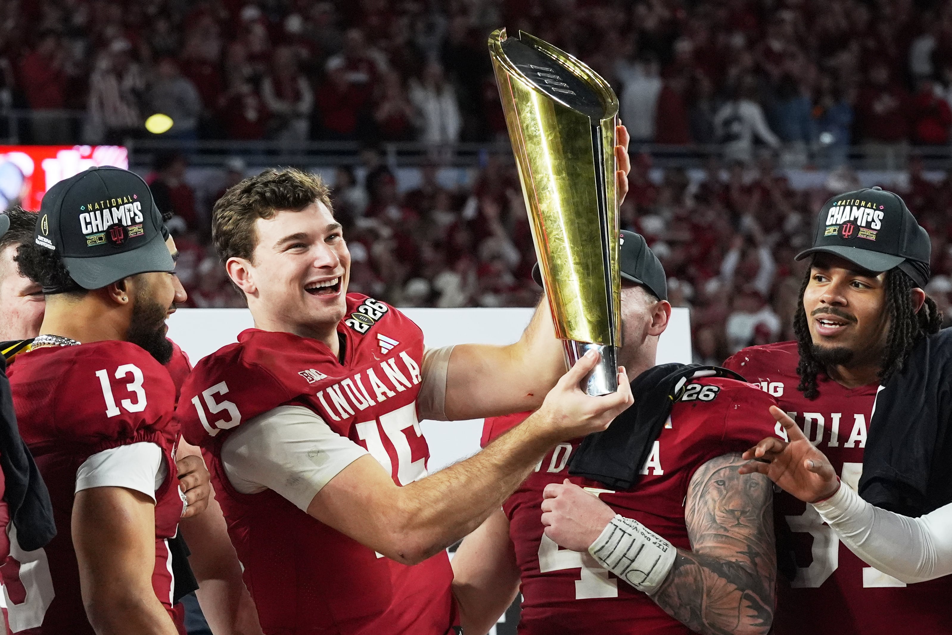 Indiana completes perfect season by taking down former UGA QB Carson ...