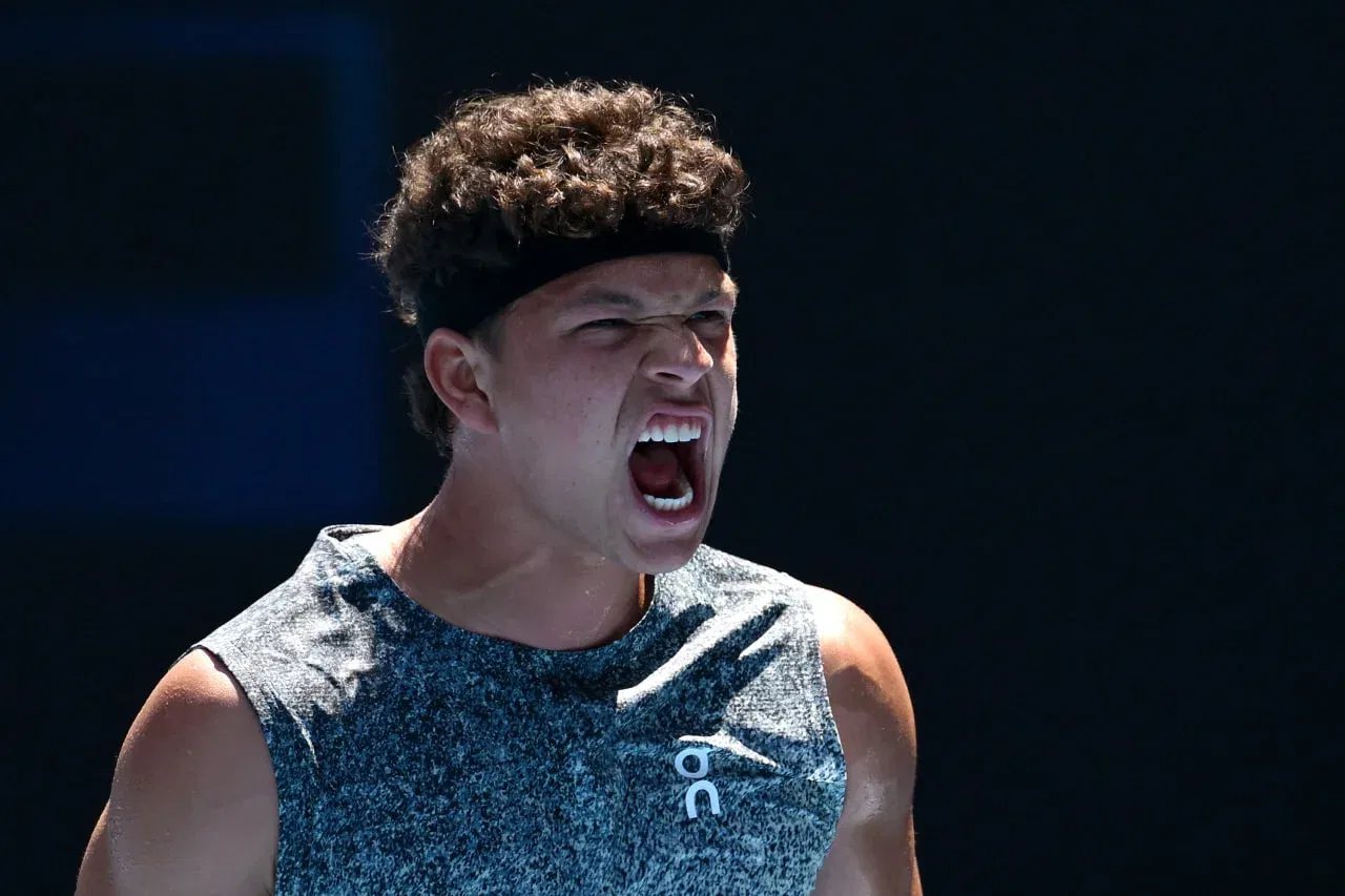 Australian Open: Ben Shelton's power overwhelms Ugo Humbert in first ...