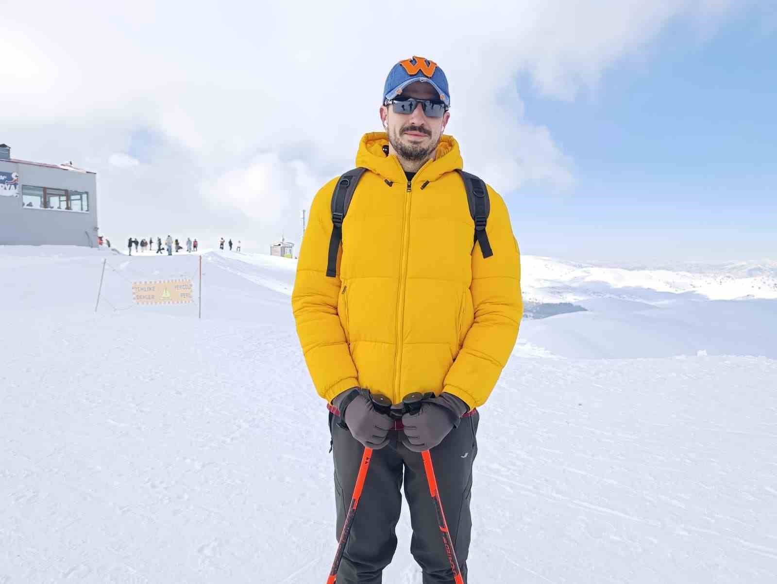 Tatille birlikte kayak merkezlerinde yoğunluk: Yedikuyular’da kar keyfi