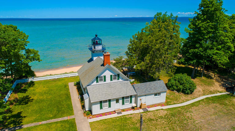 Michigan's 5 most charming lighthouses offering unbeatable Midwest beauty